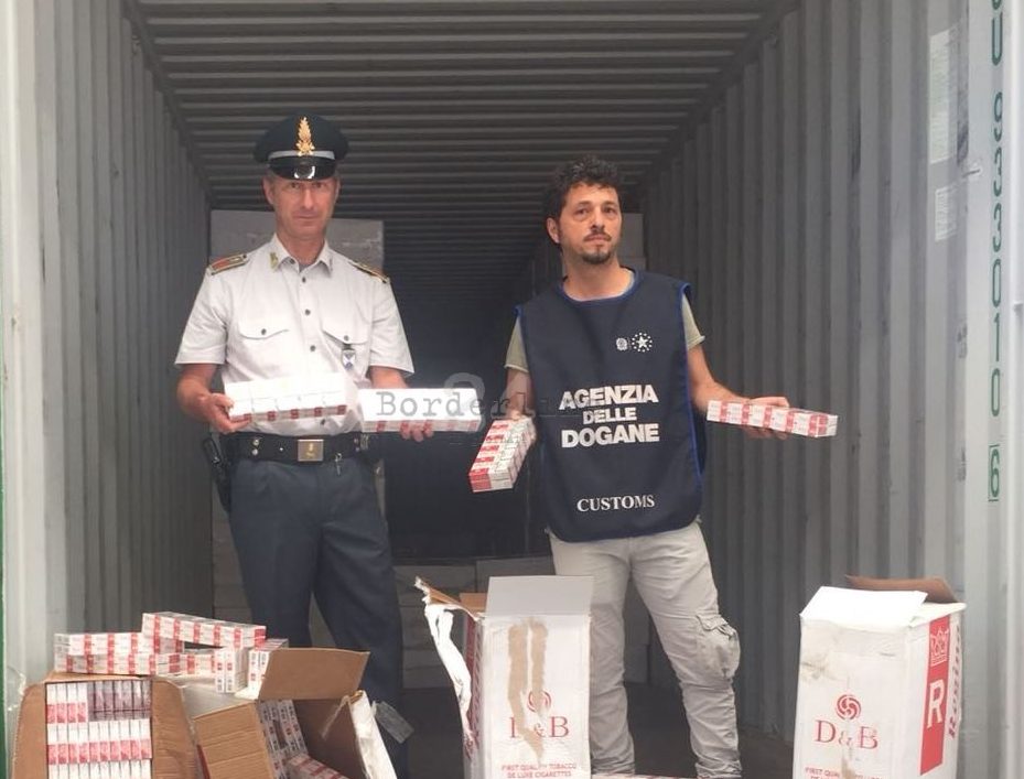 Bari, sequestrate al porto 11 tonnellate di sigarette di contrabbando ... Bari, sequestrate al porto 11 tonnellate di sigarette di contrabbando ...